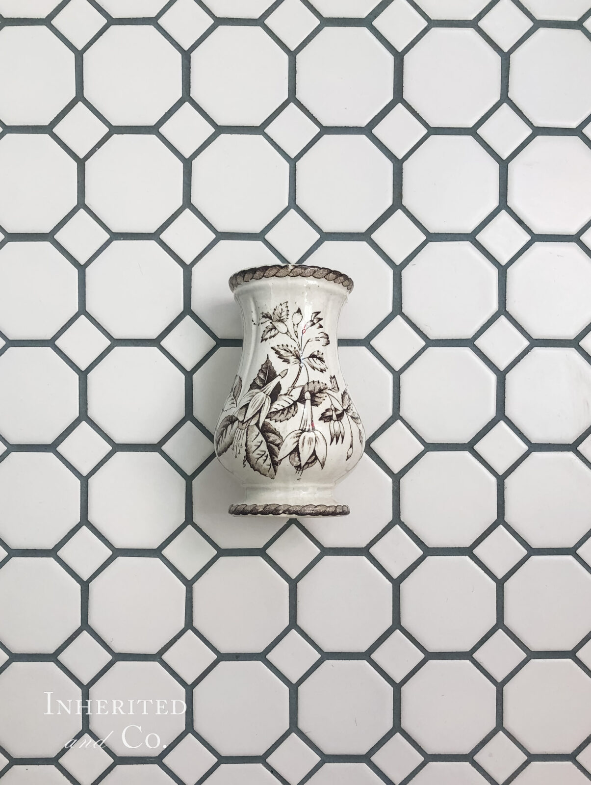 4 Ways to Keep an Antique Collection Manageable | Inherited and Co.